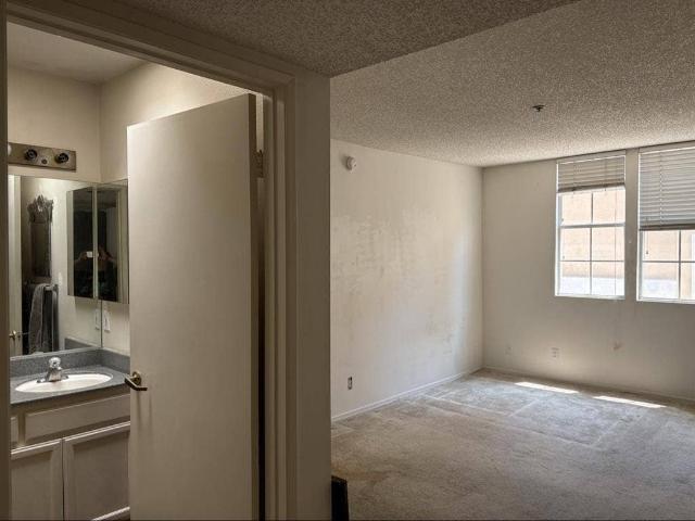 Miracle Mile room for rent June 1