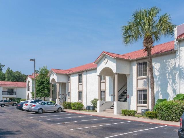 Mirabella Apartments 1 Bedroom Apartment for Rent at 720 Sw 34th St, Gainesville, FL 32607