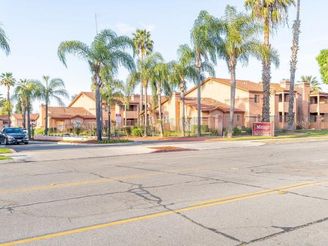 Mirage 2 Bedroom Apartment for Rent at 4504 W Palo Alto Ave, Fresno, CA 93722 Fig Garden Loop