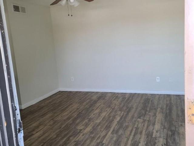 Mirador Apartments 2 Bedroom Apartment for Rent at 2424 E Grandview Rd, Phoenix, AZ 85032