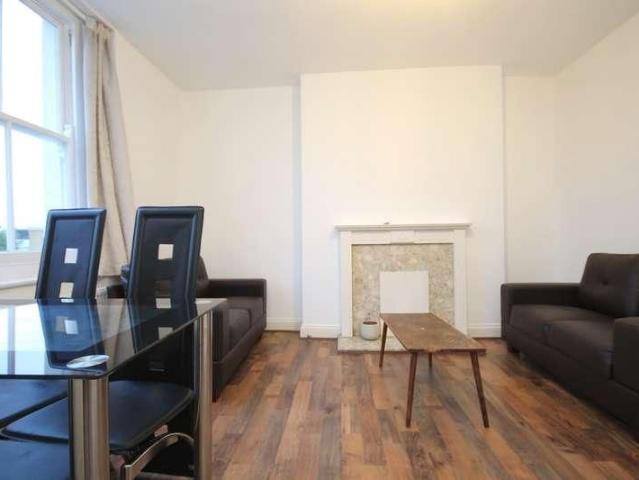 Miranda Road, Archway, N19