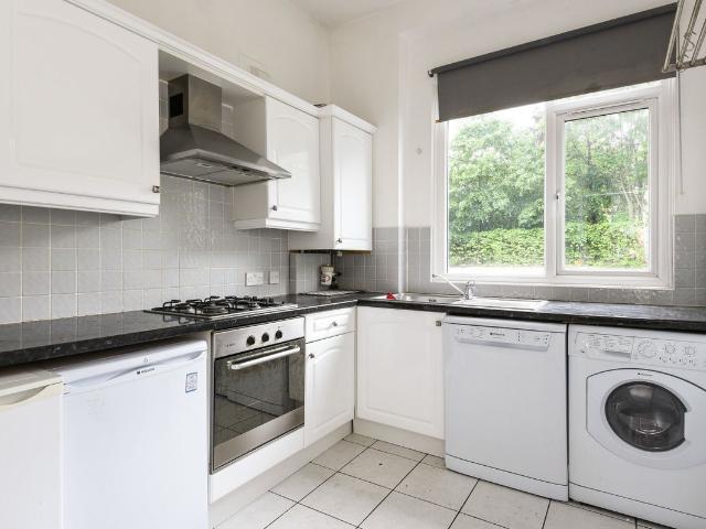 Miranda Road N19, 2 bed flat to rent, £2,150 pcm | PrimeLocation