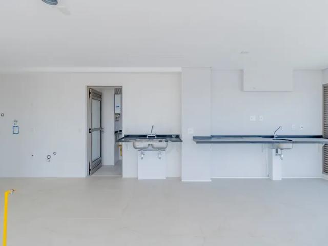Mirant Vila Madalena: Apartamento de 146m² 3 suítes c/ 2 vagas, já com melhorias Revenda