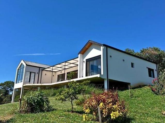 Mirante da Serra | Design contemporâneo e vista de tirar o fôlego