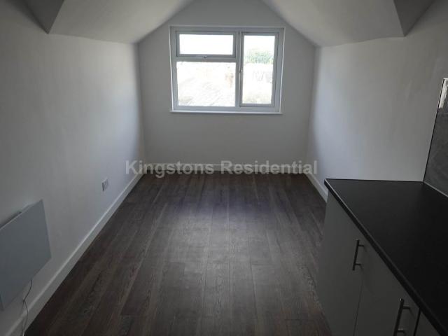 2 Bedroom Flat At Miskin Street, Cathays, Cardiff CF24, 2 bed flat to rent, £1,450 pcm | PrimeLocation