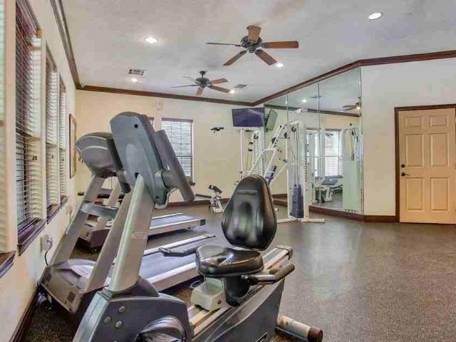 Mission Oaks 1 Bedroom Apartment for Rent at 7575 Callaghan Rd, San Antonio, TX 78229