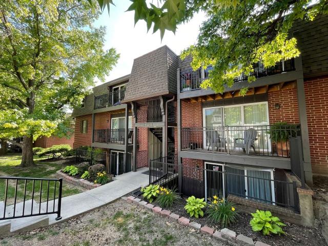Mission Point 2 Bedroom Apartment for Rent at 5708 Outlook St, Mission, KS 66202