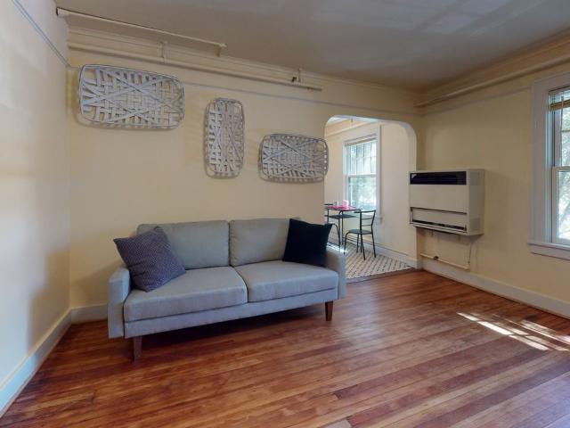 Mississippi Court Studio Apartment for Rent at 2631 N Mississippi Ave, Portland, OR 97227 Eliot