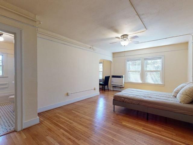 Mississippi Court Studio Apartment for Rent at 2631 N Mississippi Ave, Portland, OR 97227 Eliot