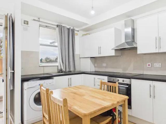 Mitcham / Cricket Green, London Road, London, CR4 4EA, United Kingdom | 3 bed apartment for rent #165377506 | Rentberry