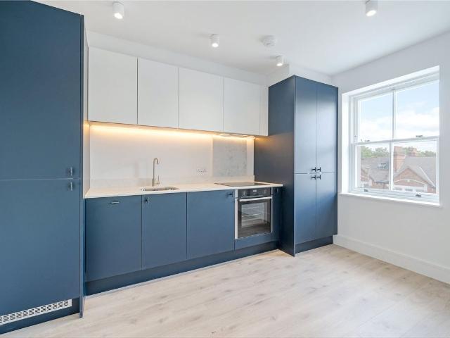 Mitcham Lane, London SW16, 2 bed flat to rent, £2,400 pcm | PrimeLocation