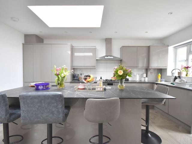 Mitcham Lane, London SW16, 4 bed shared accommodation to rent, £4,100 pcm | PrimeLocation