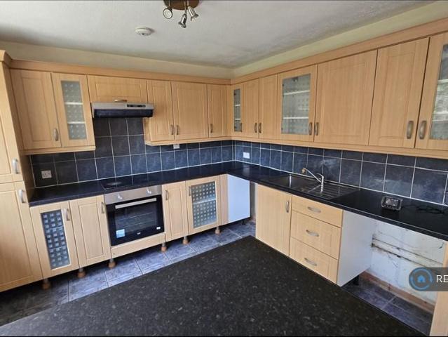 Mitcham Place, Milton Keynes, MK13 4 bed semi detached house to rent £1,900 pcm £438 pw