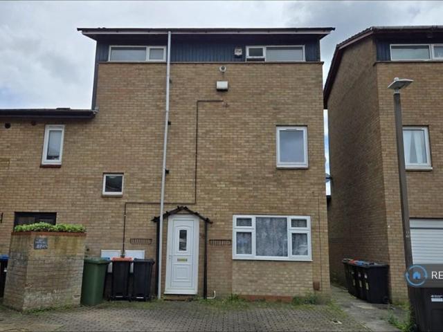 Mitcham Place, Milton Keynes, MK13 4 bed semi detached house to rent £1,900 pcm £438 pw