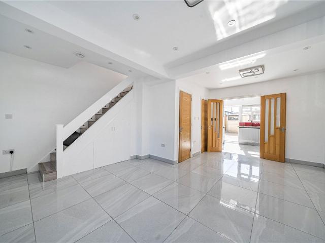 Mitcham Road, Croydon CR0, 3 bed semi detached house to rent, £2,450 pcm | PrimeLocation