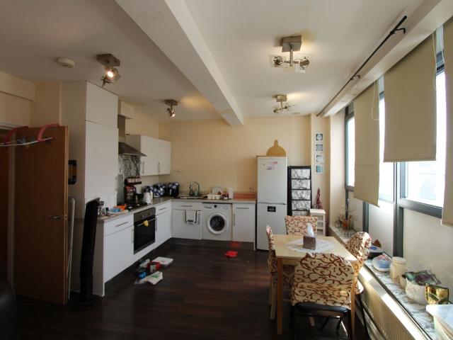 Mitcham Road, London SW17, 1 bed flat to rent, £1,500 pcm | PrimeLocation