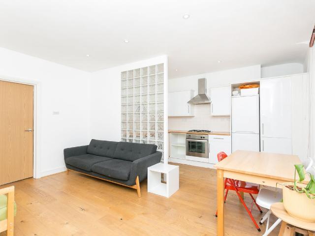 Mitcham Road, London SW17, 1 bed flat to rent, £1,700 pcm | PrimeLocation