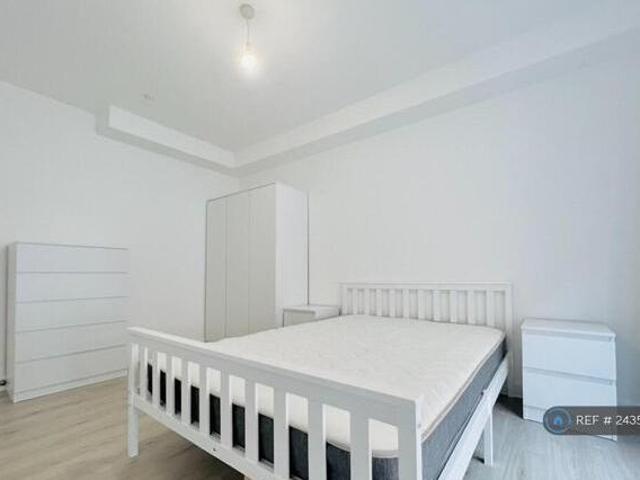 Mitcham Road, London, 3 Bedroom Flat
