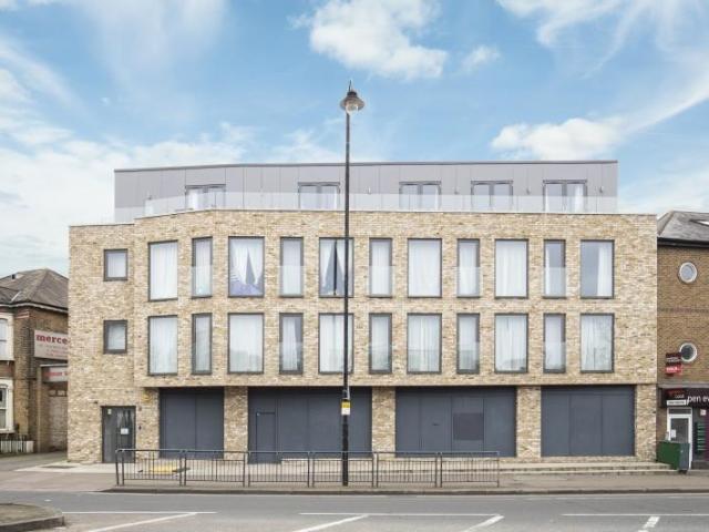 Mitcham Road, Tooting Broadway, SW17 2 bed apartment to rent £2,350 pcm £542 pw