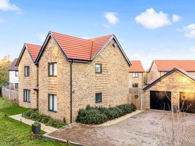Mitchell Gardens, Copthorne, 4 Bedroom Detached