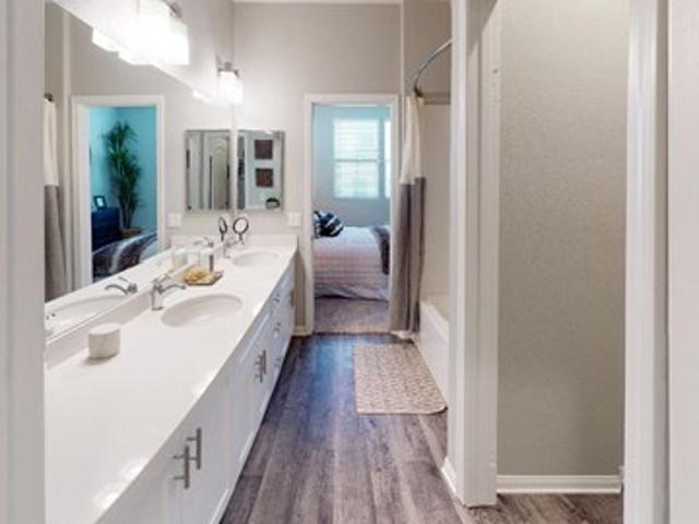 Mitchell Place Apartments B5