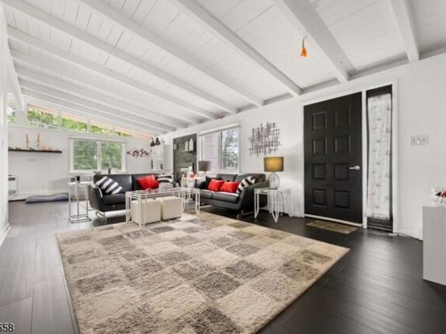 Mitchell Rd, Mansfield, Home For Sale