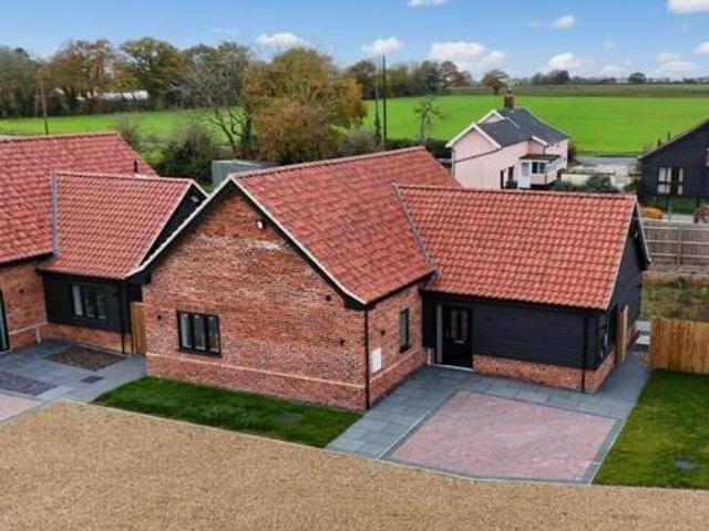 Mitchells Yard, Mill Road, 4 Bedroom Chalet