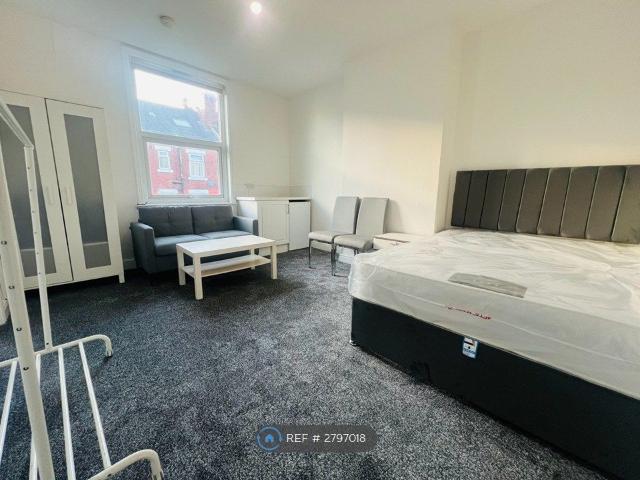 Mitford Place, Leeds LS12, Room to rent, £575 pcm | PrimeLocation