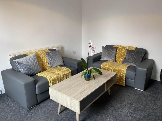 Mitford Place Room 2, Armley, Leeds