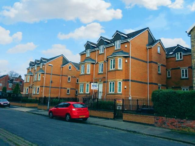 Mitford Road, Manchester M14 3 bed flat to rent £1,745 pcm £403 pw
