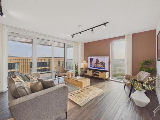 Mitre Way, North Kensington London NW10, 3 bed flat to rent, £3,250 pcm | PrimeLocation