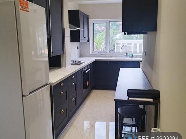 Montcalm Road, London, SE7 4 bed semi detached house to rent £3,200 pcm £738 pw