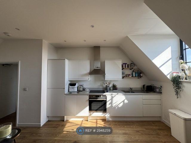 Montclair House, Chichester PO19, 1 bed flat to rent, £1,250 pcm | PrimeLocation