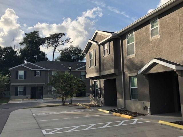 Montclair Townhomes 3 Bedroom Apartment for Rent at N Montclair Ave, Brandon, FL 33510