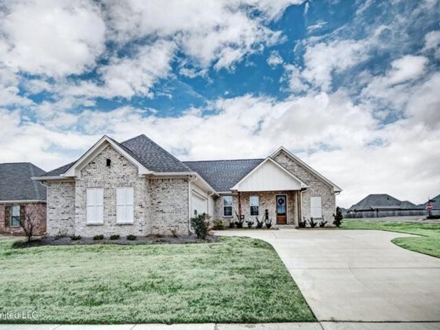 Montclaire Dr, Canton, Home For Sale