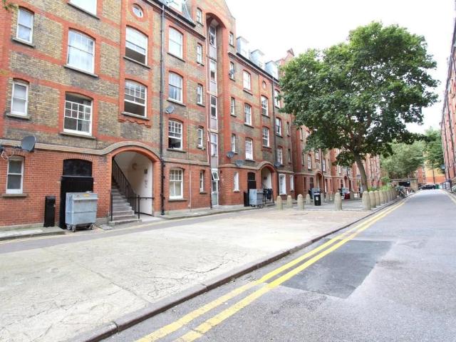Montclare Street, London E2, 4 bed flat to rent, £4,000 pcm | PrimeLocation