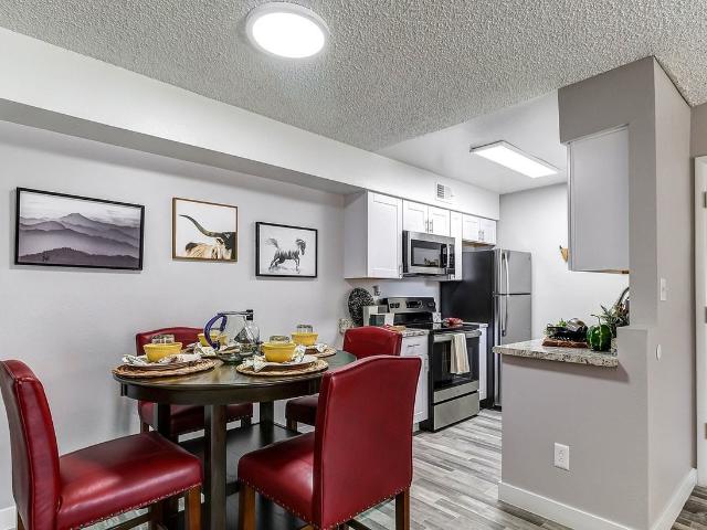 Montana on Butler 1 Bedroom Apartment for Rent at 2122 W Butler Dr, Phoenix, AZ 85021