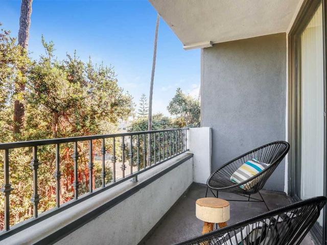 Montana Avenue 2 Bedroom Apartment for Rent at 315 Montana Ave, Santa Monica, CA 90403 North of Montana