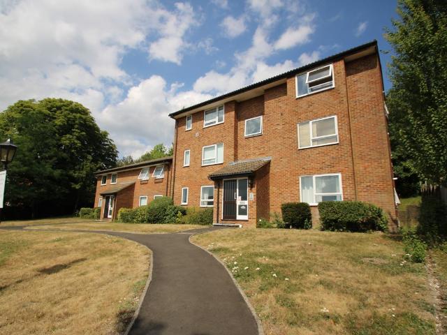 Montana Close, South Croydon CR2, 1 bed flat to rent, £1,350 pcm | PrimeLocation