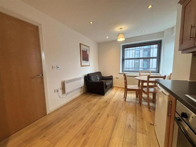 Montana House, 136 Princess Street. 2 bed apartment to rent £1,150 pcm £265 pw