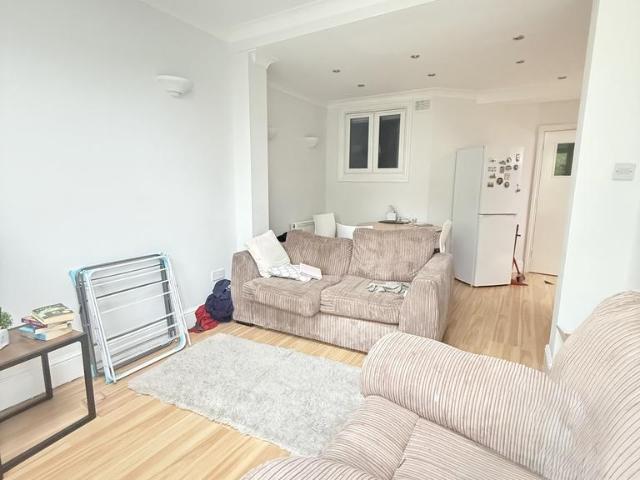Montana Road, London SW17 3 bed ground floor flat to rent £2,950 pcm £681 pw