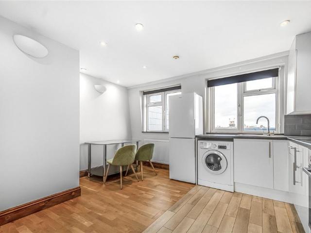 Montana Road, London, SW17 1 bed flat to rent £1,650 pcm £381 pw
