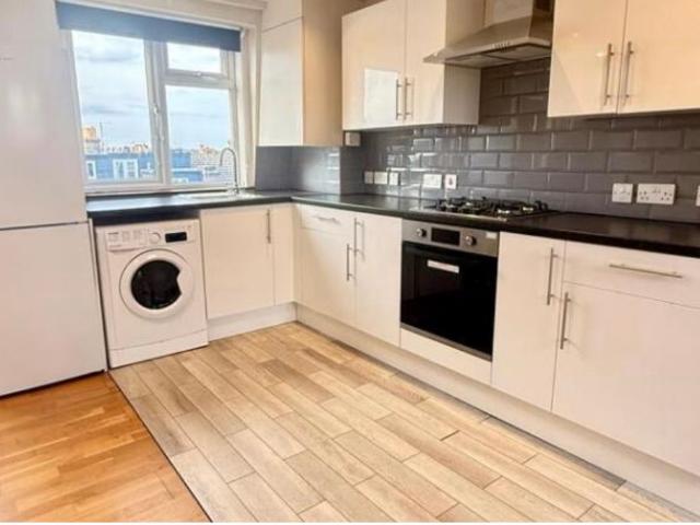 Montana Road, London SW17, Tooting Bec, 1 bed flat to rent, £1,750 pcm | PrimeLocation