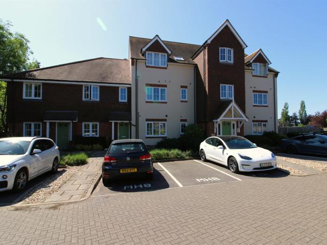 Montagu House, Tilemakers Close, Westhampnett, Chichester, PO18