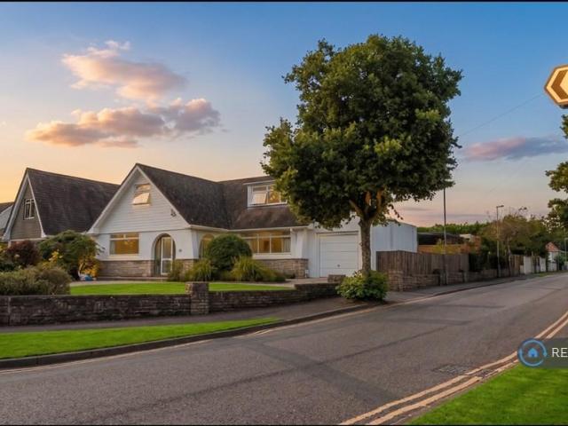 Montagu Road, Christchurch, BH23 4 bed detached house to rent £2,750 pcm £635 pw