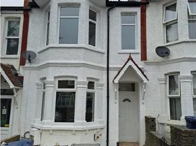 Montagu Road, The Hyde, London, NW4 3ES, United Kingdom | 4 bed townhouse for rent #166114743 | Rentberry