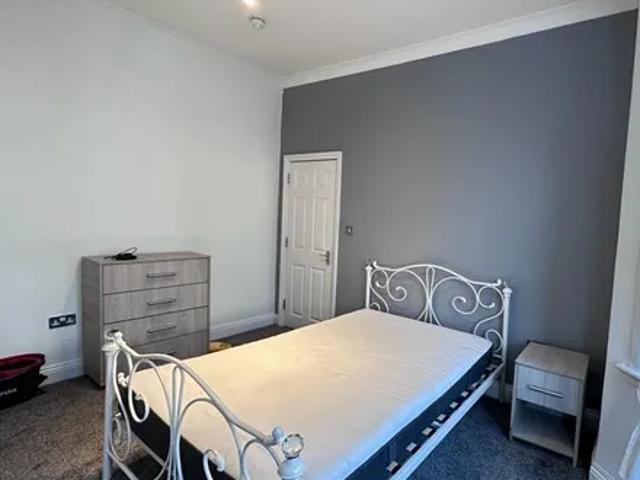 Montague Avenue, London, W7 3PJ, United Kingdom | 7 bed townhouse for rent #134898169 | Rentberry