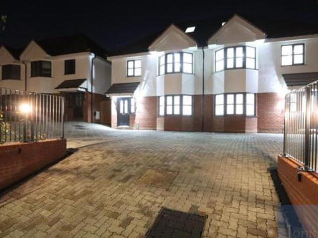 Montague Place, Purfleet Road, 4 Bedroom Semi detached