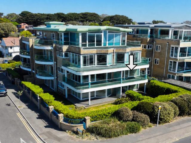 Montague Road, Bournemouth, BH5 2 2 bed apartment to rent £2,000 pcm £462 pw