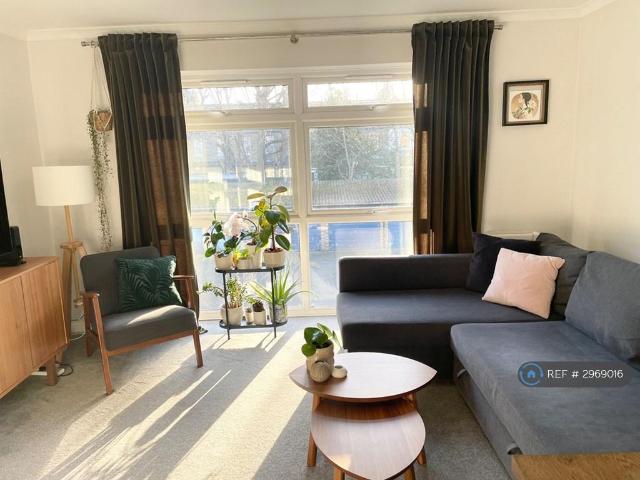 Montague Road, London, SW19 1 bed flat to rent £2,050 pcm £473 pw